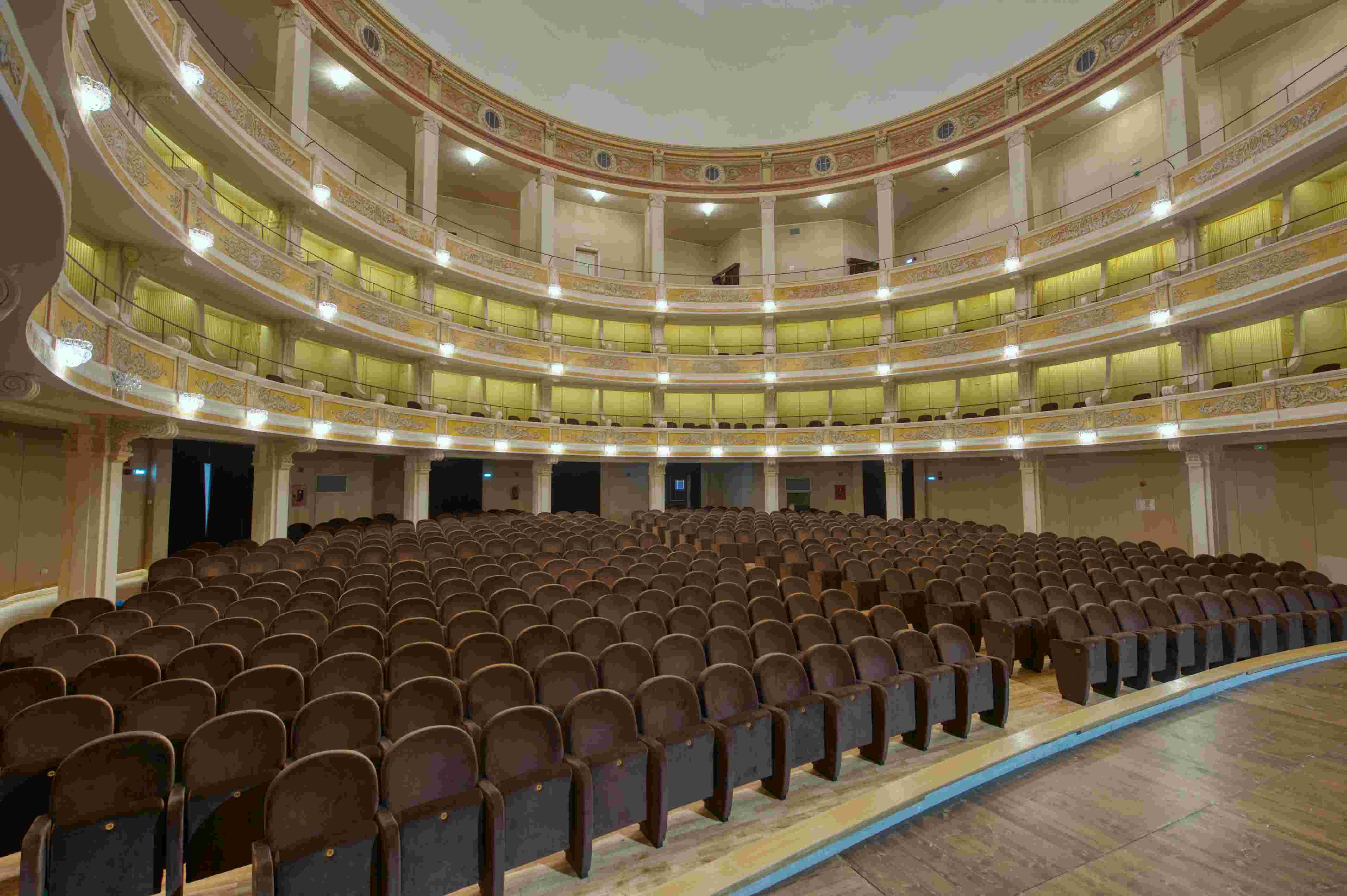 Teatro Apollo - Visit Lecce